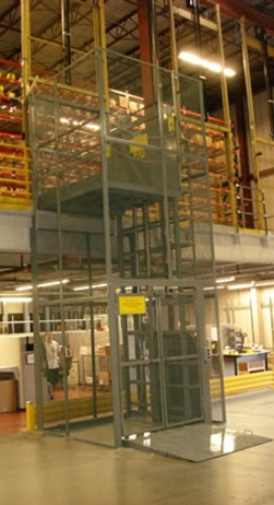 Giant Lift RJS Model VRC - Vertical Transport of Heavy Goods - Day ...
